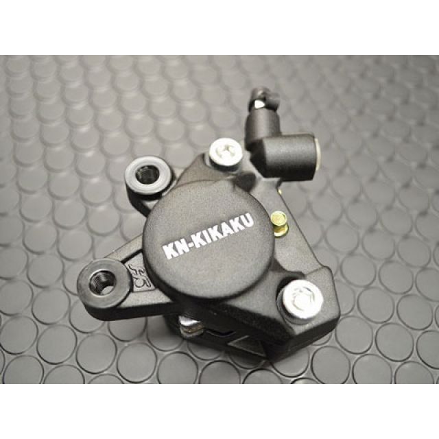 ●メーカー名：KN企画 / kn926(ケイエヌキカク)●商品名：2POTキャリパー 対向キャリパー 鋳造キャリパー（ブラック）●メーカー品番：DK02-KN-BK●JANコード：4580496180364商品の保証は、メーカー保証書の内容...