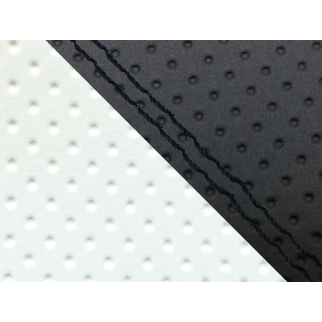 ●メーカー名：グロンドマン / Grondement●商品名：MT-09/FZ-09 国産シートカバー エンボス黒＆エンボス白●タイプ 張替 仕様 黒ダブルステッチ・タイプ：張替 仕様：黒ステッチはこちら・タイプ：張替 仕様：赤ステッチはこ...