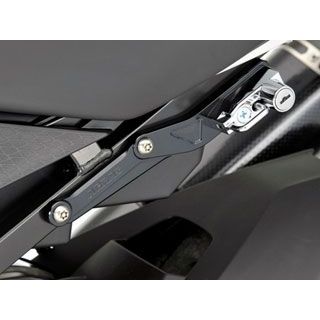 ●メーカー名：アグラス / AGRAS●商品名：ヘルメットホルダー●アルミステー：ブラック ヘルメットロック：ブラック・アルミステー：ブラック ヘルメットロック：メッキはこちら・アルミステー：シルバー ヘルメットロック：ブラックはこちら・ア...