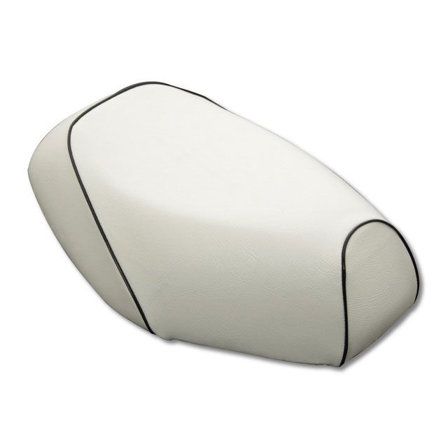 ●メーカー名：グロンドマン / Grondement●商品名：シグナス125（4TG・4KP） 国産シートカバー 白●タイプ 張替 仕様 黒パイピング・タイプ：張替 仕様：黄パイピングはこちら・タイプ：張替 仕様：青パイピングはこちら・タイ...