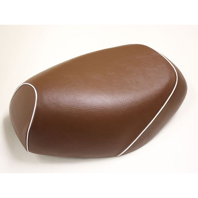 ●メーカー名：グロンドマン / Grondement●商品名：シグナスX SE44J（1YP） 国産シートカバー 茶●タイプ 被せ 仕様 白パイピング・タイプ：被せ 仕様：黄パイピングはこちら・タイプ：被せ 仕様：黒パイピングはこちら・タイ...