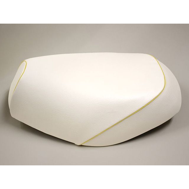 ●メーカー名：グロンドマン / Grondement●商品名：リモコンジョグ 4サイクル（SA39J） 国産シートカバー 白●タイプ 張替 仕様 黄パイピング・タイプ：張替 仕様：白パイピングはこちら・タイプ：張替 仕様：黒パイピングはこち...