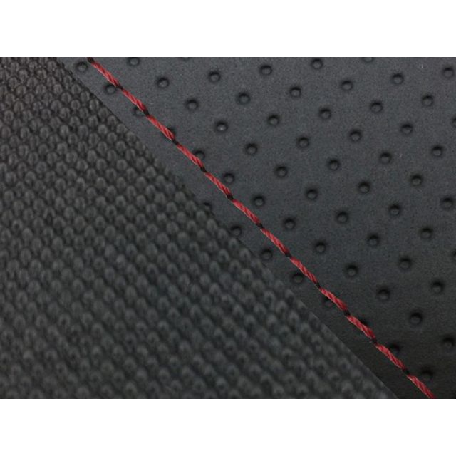●メーカー名：グロンドマン / Grondement●商品名：FZ1 フェザー（10年〜）タンデム（リア側） グロンドマン国産シートカバー 張替（エンボス黒・スベラーヌブラック）●仕様 赤ステッチ・仕様：透明ステッチはこちら・仕様：黒ステッ...