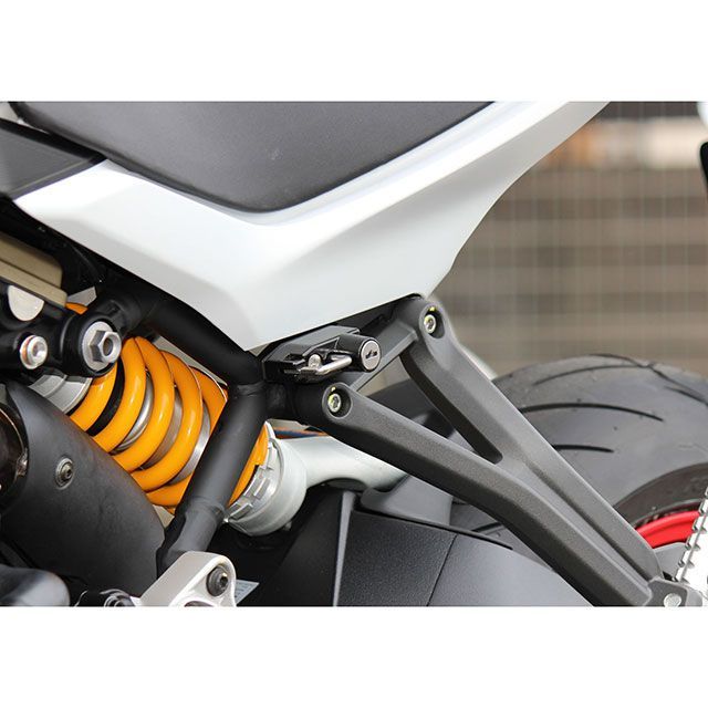 ●メーカー名：キジマ / KIJIMA●商品名：ヘルメットロック（ブラック）●メーカー品番：HDC-05009●JANコード：4934154893286商品の保証は、メーカー保証書の内容に準じます。素材スチール製ブラック仕上げ取付場所左側タ...