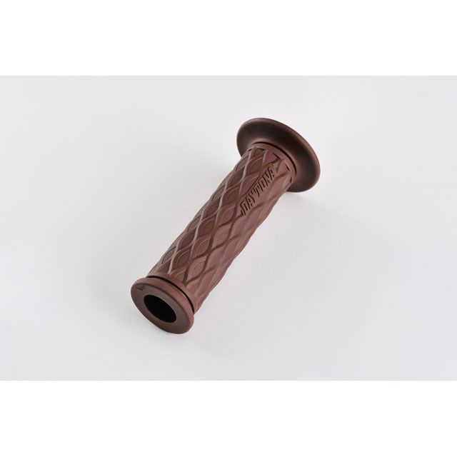 ●メーカー名：デイトナ / DAYTONA●商品名：GRIPPY GRIP D-NAMI（ブラウン）●メーカー品番：97470●JANコード：4909449524428商品の保証は、メーカー保証書の内容に準じます。●カラーブラウン●サイズ全...