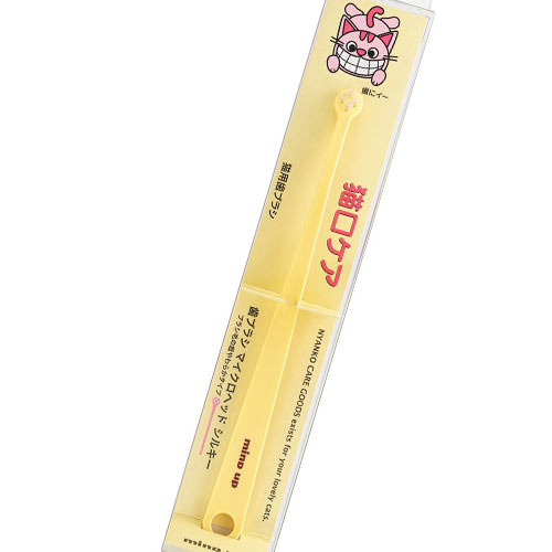 ◆この商品はメール便に対応しております。猫用歯ブラシ【日本製】歯ぐきが弱っているネコちゃんのために開発した歯ブラシです。ブラシ毛の直径は0.05mmで、通常のブラシの約4倍の毛量を1穴に植毛。非常に柔らかく、なめらかな使用感を実現。ブラシ部...