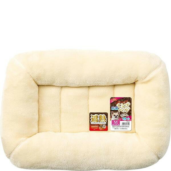 ムートン調のうっとりとする肌ざわり！極上仕上げでリバーシブルのペット用毛布です【抗菌】菌が繁殖しやすい中綿に抗菌綿を使用。【遮熱】床からの冷気を遮断するアルミ遮熱シート入り。防臭・手洗いOK 【 材質・成分・素材など 】 本体生地・中綿：ポ...