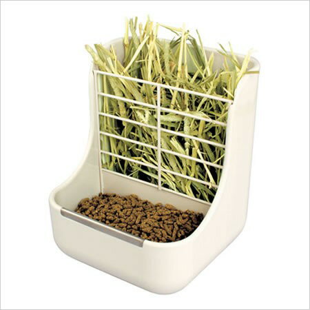 材質・商品の大きさ材質・原材料HIPS、ステンレス、スチール重量・内容量570gサイズ幅：150mm×奥行：175mm×高さ：225mm原産国日本・フードと牧草が両方入る♪・ケージに簡単固定、十字溝設計！・取り外して洗える仕切りプレート付。...