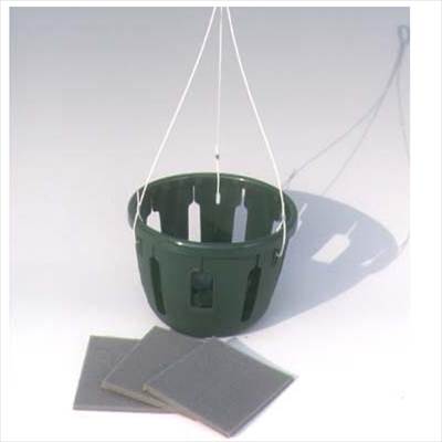 花株を植え込む際、上部から根鉢を崩さずに側面に植え込む事ができます。上部のリングをはずしてスリット(切れ込み)部分を手前に広げ、開花株を植え込みます。使用株数　18〜24株植込み後重量　8〜10kg　花苗などの植込み壁掛けバスケット花苗など...