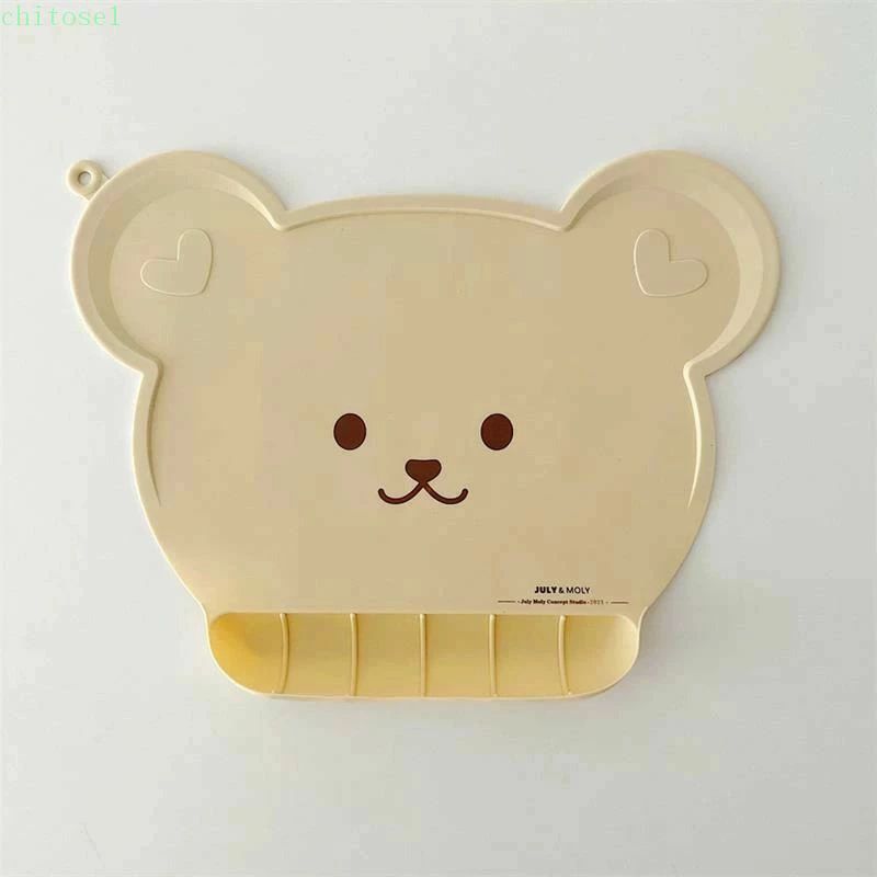 【製品概要】 お食事タイムが楽しくなるくまさん型のシリコンランチョンマット　?? カラー：モカ、クリーム、ピンク 【商品の強み】 ポケットで食べこぼしをキャッチ！ ?? シリコンなのでその後の後片付けも楽々♪ 【製品材質・サイズ】 縦x横x...