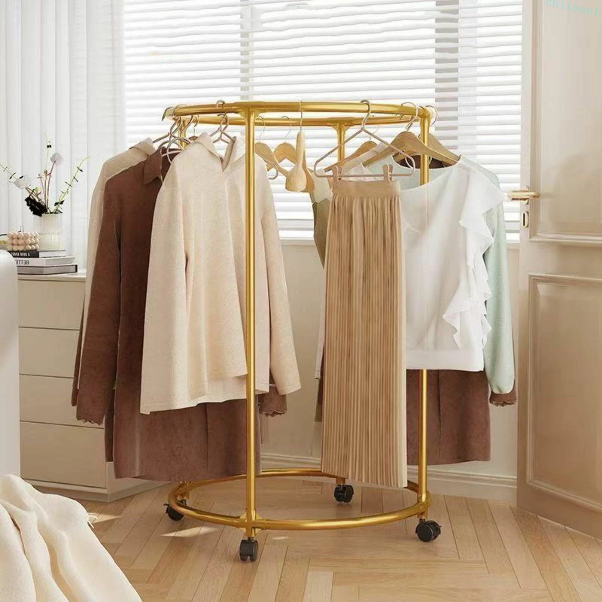 ? 【大容量】パイプハンガーラックは季節により服の量が変わっても全部かけておける。大容量のハンガーラック、沢山の洋服、カバン等を掛けられます。 ? 【多機能】この丸型ディスプレイ衣類ラックのベースは非常に堅牢で、耐荷重も非常に高いので、ぐら...