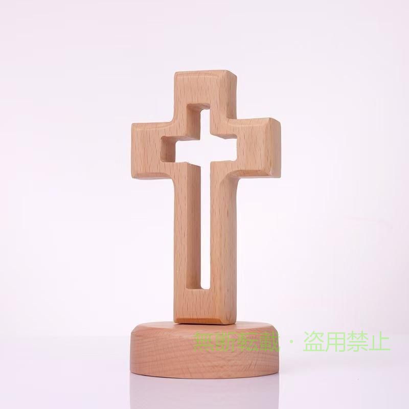 【仕様】：ブナで作された十字架、コーナーは磨くプロセス、サイズ：十字架約12x7x2cm。●スタイル：丸い台座。 【お祈り用】：クリスチャンは十字架を仰ぎ見ながら、深く祈り、味わえます。 【装飾】：アンティークの仕上げは、エレガントで優雅に...