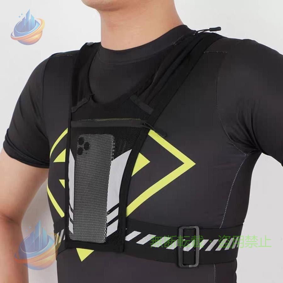 スマホや小物類など必要最低限の収納に！ ベストタイプのランニングポーチです。 メッシュ生地で通気性抜群★ 反射テープ付きなので夜間使用時も安心? ランニング、サイクリング、フィッシングなど様々なスポーツに◎ 【サイズについて】 画像をご参照...