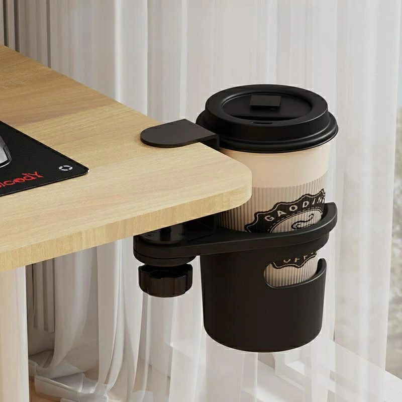 【商品コード】:y558052 【材質】：プラスチック 【この商品について】 【180度回転ドリンクホルダー】:マグホルダーは180度回転し、設置位置に応じてペットボトルホルダーの向きを調整でき、より快適に使用することができます。ドリンクホ...