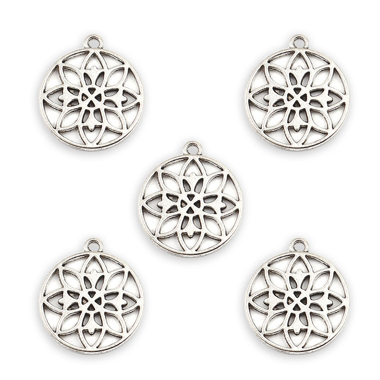 タイミングや大量注文によりご注文数をご用意できない場合がございます。不足分につきましては、入荷次第の発送でご相談させていただくことがありますのでご理解のほどお願いします。 商品について 商品名 透かしチャーム 円形 生命の花 サイズ 約22...