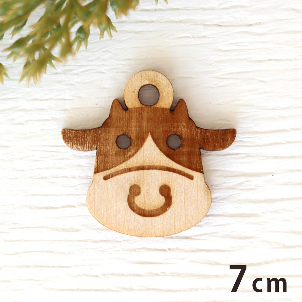 商品について 商品名 アンシャンテラボ 木製チャーム7cm うしの顔 商品について 可愛いうしの顔に穴が付いたパーツです。マルカンとカニカンを付けてチャームにするのもおすすめ。ピアス・ブレスレットなどのアクセサリー作りに最適です。サイズ違い...
