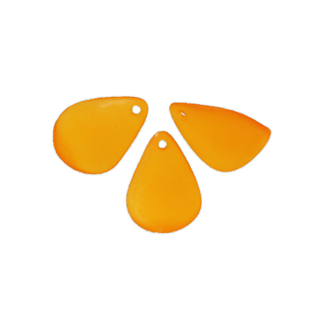 テグスなどでつなげて、お花のはなびらとしてお使い頂けるアクリルパーツです。 内容量：25個入 素材：アクリル サイズ：約20mm・モニターの発色の具合により、実物と多少色が違う場合が御座いますがご了承ください。 ・ビーズは水濡れや、湿気、摩...