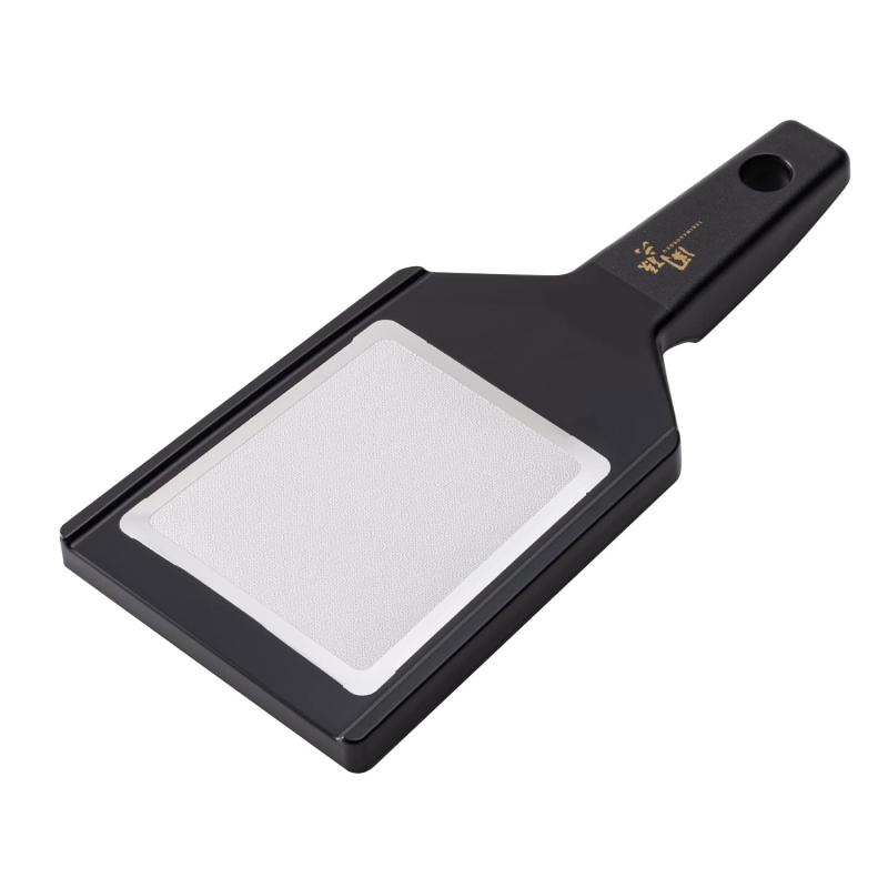 貝印 KAI 関孫六 なめらか わさび おろし器 日本製 DH3310サイズ:210×98×18mm本体重量:105g素材・材質:刃/18-8ステンレススチール、本体/ABS(アクリロニトリル・ブタジエン・スチレン)樹脂(耐熱温度100度)...
