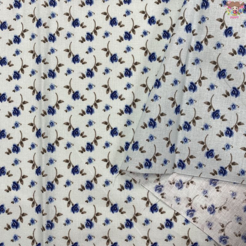 商品詳細 商品名 ヨーロッパ輸入生地 コットンプリント生地（約48cmx68cm） 柄名 ブルーローズ スモールローズ 薔薇 バラ ライトブルー 商品説明 幅広く使えて便利な『使い切りカットクロス』 心地のよい素材。コットン（綿）100％な...