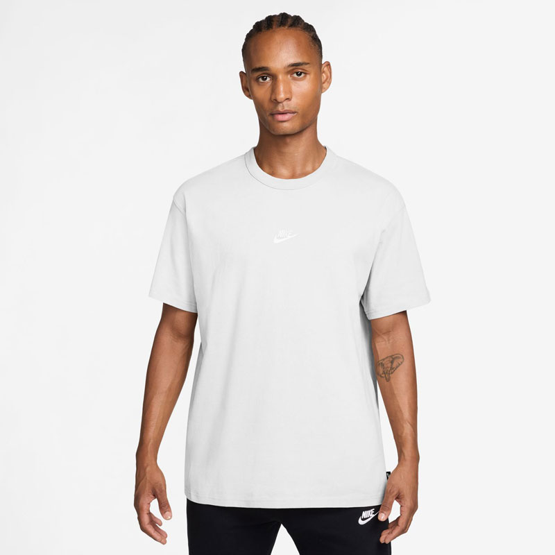 すっきりとしたクラシックスタイル。 ゆったりとしたフィット感のTシャツです。 厚手のオーガニックコットン素材は質感があり、しっかりとした風合い。 耐久性が高く、毎日活躍する快適なアイテムに仕上げました。 対象：メンズ・ユニセックス 素材：本...