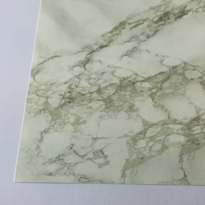 材質 ポリプロピレン樹脂 色 大理石 白 　サイズ・厚み　　 1220mmx915mmx0.3mm厚 特長 プラスチックの為、破れにくい厚みも薄く、カッターやハサミで簡単にカット可能 用途 棚やラックの上、店舗の装飾に 　　 ご注意 ※火気...