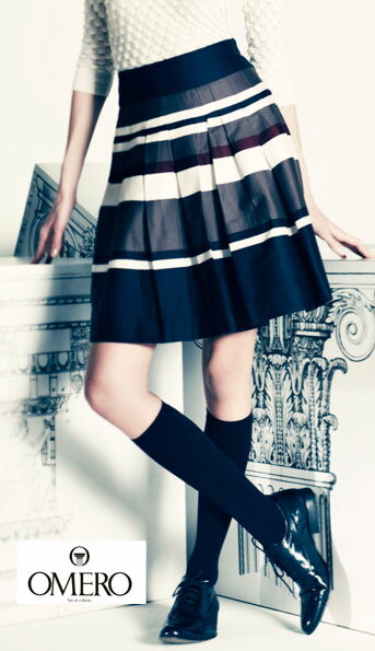 透け感のない60デニールのハイソックス マイクロファイバーとライクラファイバーのマットな質感でなめらかな履き心地です。 幅広なゴムバンド部分はずれにくく足に寄り添います。つま先部分は切り替えがなく、すっきり履けます。 カラーは ●nero(...