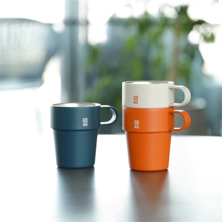【商品情報】●コンビニやコーヒーショップのコーヒーカップがすっぽり入る保温・保冷ステンレスマグ。 ●コンビニやコーヒーショップのコーヒーカップにぴったりフィットする、真空二層構造のステンレスマグカップ『GOMUG ST.』が新登場。 ●温度...