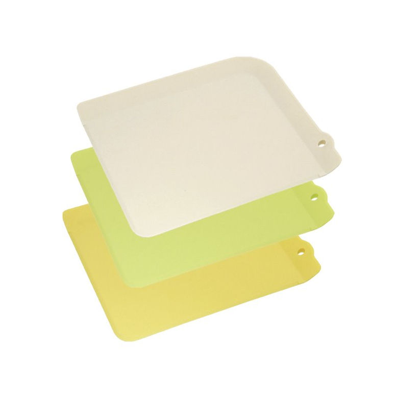 【商品情報】●パステルカラーの可愛いプチまな板3枚セット。●約16×14cmのコンパクトなサイズ3枚セットです。●お皿代わりに丁度良いです。●ちょこっと使いが便利なサイズです。●何枚あっても便利なプチまな板です。●こぼれ落ちを防ぐフードスト...