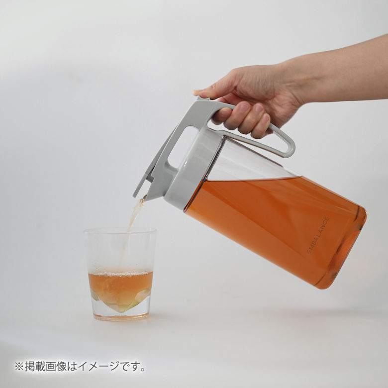 【商品情報】独自技術の加工を施したエンバランスピッチャーです。タテでもヨコでも収納可能です。持ち手(ハンドル)部分とフタとパッキンが一体型になりました。水がまろやかになりおいしくなるエンバランス加工が施されています。手を入れて底まで洗いやす...