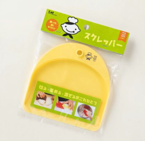 親子で料理を楽しめる「リトルシェフクラブ」シリーズ！【商品説明】■お子様も調理のお手伝いが楽しくなる、リトルシェフクラブシリーズのスクレッパーです。■切る・集める・混ぜる、の作業がひとつででき、握りやすく手が痛くならないようフチ付きです。■...