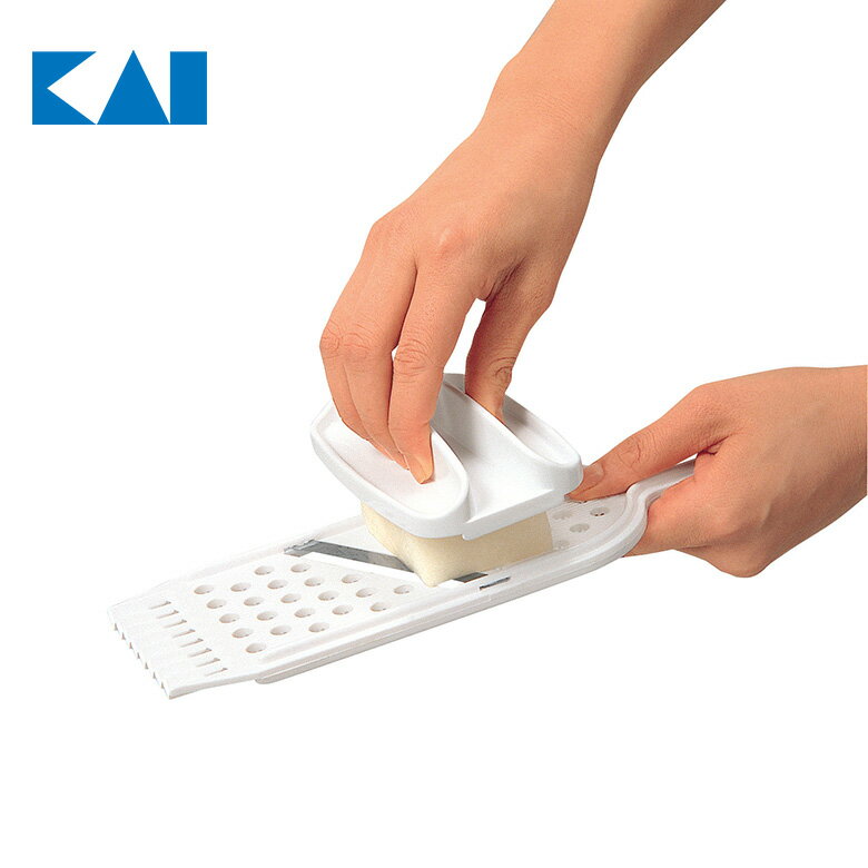 【商品説明】●安全に無駄なく調理できる調理器用の指ガードです。（日本製）●食洗機可能なので、お手入れ簡単です。【商品詳細】●材質：ABS樹脂（耐熱温度100℃）●サイズ：110×75×25mm、重量53g●生産国：日本関連商品Kai Kit...