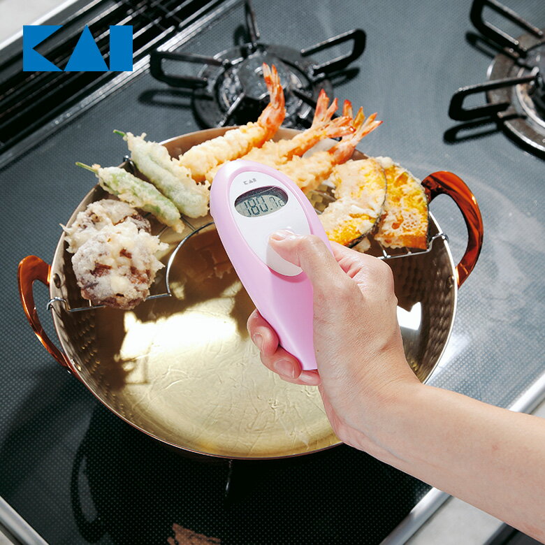 【商品説明】●0〜250℃まで非接触で計測できる、調理専用の赤外線温度計です。（試供用電池付属）●ボタンを押すだけのワンタッチ操作で簡単。揚げ物などの液体の計測に便利です。【商品詳細】●材質：ABS樹脂●サイズ：132×51×27mm、重量...