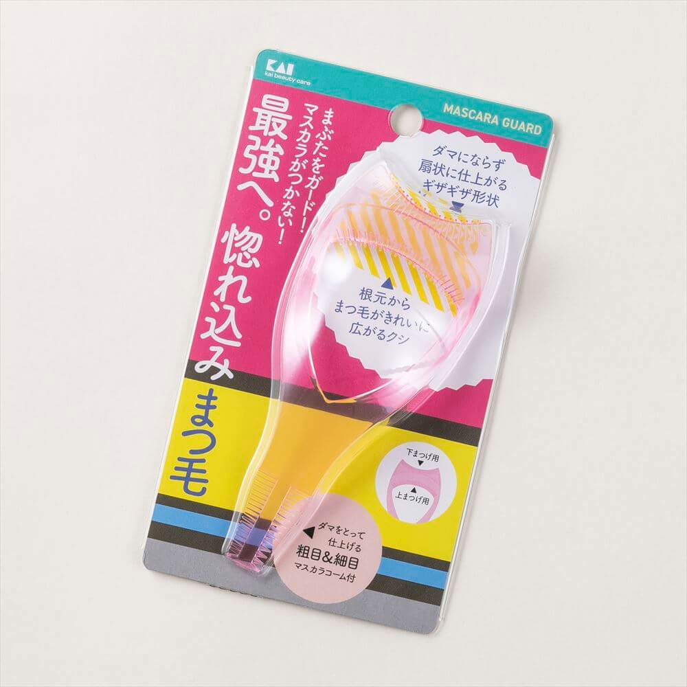 貝印の「美粧」シリーズ【商品説明】■先根元からまつ毛がきれいに広がるクシと、ダマにならず扇状に仕上がるギザギザ形状付のマスカラガードです。【商品仕様】■材質：ABS樹脂■重量：15g【備考】■生産国：日本関連商品貝印 マスカラコーム 金属タ...
