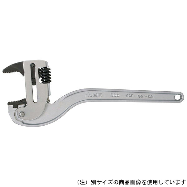 従来のコーナーレンチより薄型広い口開きです。【商品スペック】■くわえられる管呼び寸法：8〜25A■くわえられる管外径(mm)：13〜41関連商品MCC HRL-1013 吊りバンドレンチロングソケット DIY・ガー...MCC RW-323...