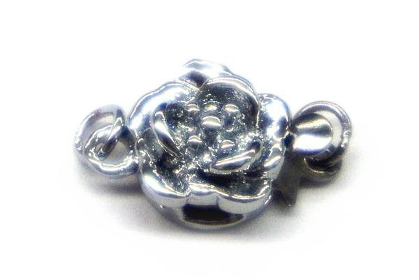 ネックレスクラスプ ネックレスなどの留め具 ネックレスやブレスレットの留め具に使用されるクラスプ。 お花が華やかなデザインです。 製品仕様 素材 　スズ合金メッキ 大きさ（トップ外径） 厚み 約9mm約5mm ◆アクセサリーパーツはこちら◆...