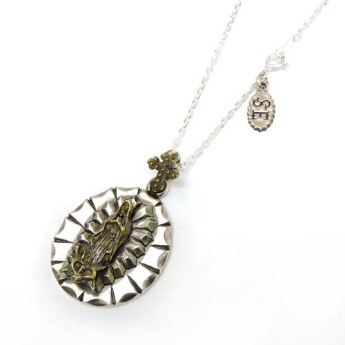 ギフト対応 ■商品詳細■ 素材 SILVER925/ブラス サイズ H:45mm.W:30mm 、バチカン内径約8mm×4mm 　 付属 silver製アズキチェーン(長さ50cm） 注意 ■SILVER925刻印につきましてシリーエッセン...