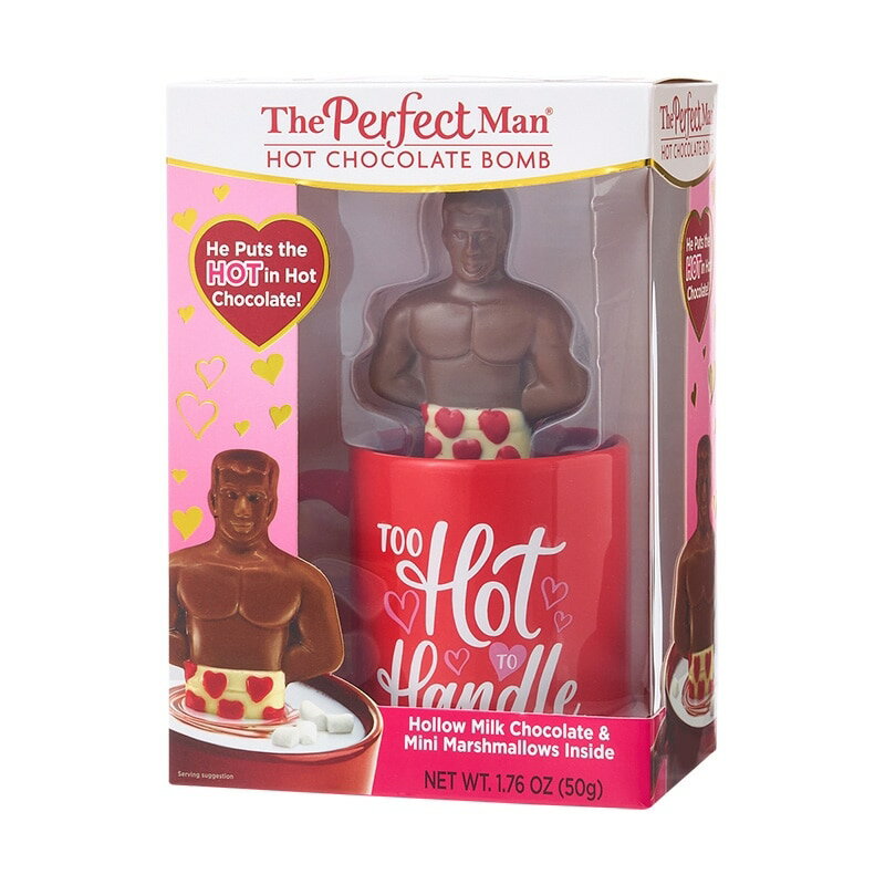 パーフェクトボディの男性がハート柄のパンツをはいた姿が可愛いチョコレート「パーフェクトマン」のチョコレート。中にミニマシュマロが入ったチョコレートボムと、マグカップのセットです。ホットミルクに入れると溶けてマシュマロが出てきます。ギフトにも...