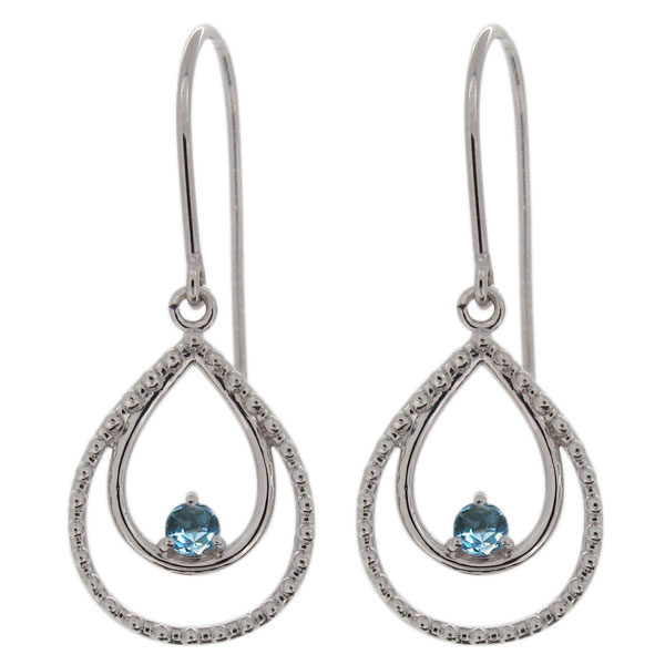 11月誕生石ブルートパーズを使用したプラチナ製の、雫(しずく)モチーフフックピアス(アメリカンフック)です。 ※両耳セット価格です。 本体素材：プラチナ(Pt900)(品質を保証するPt900の刻印があります。) 石名：ブルートパーズ(約 ...