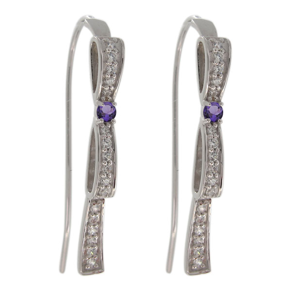 2月誕生石アメジストを使用したプラチナ製の、リボンモチーフフックピアス(アメリカンフック)です。 ※両耳セット価格です。 本体素材：プラチナ(Pt900)(品質を保証するPt900の刻印があります。) 石名：主石 アメジスト(約2.0mm*...