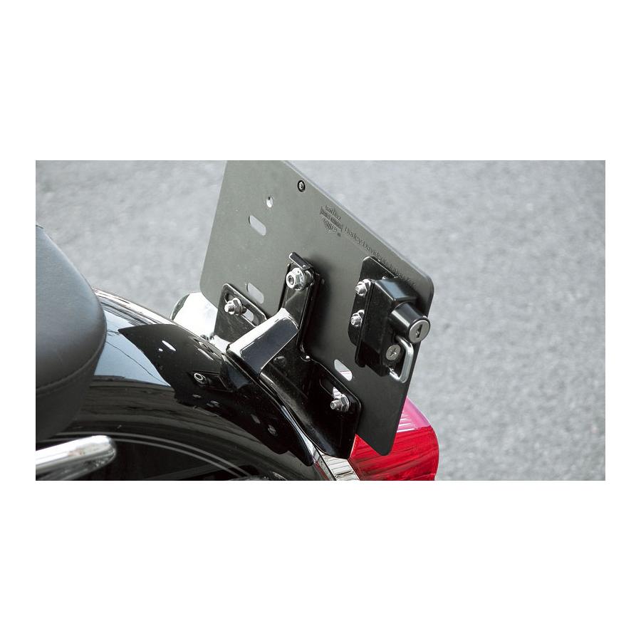 メーカー名：キジマメーカー品番：HD-05137ヘルメットロック ◆ナンバープレート取付け ヘルメットロックを手軽に装着。ナンバープレート裏に取り付けるタイプ。ブラック◆外出先等で重宝するヘルメットロックです◆ショッピングや観光中にヘルメッ...