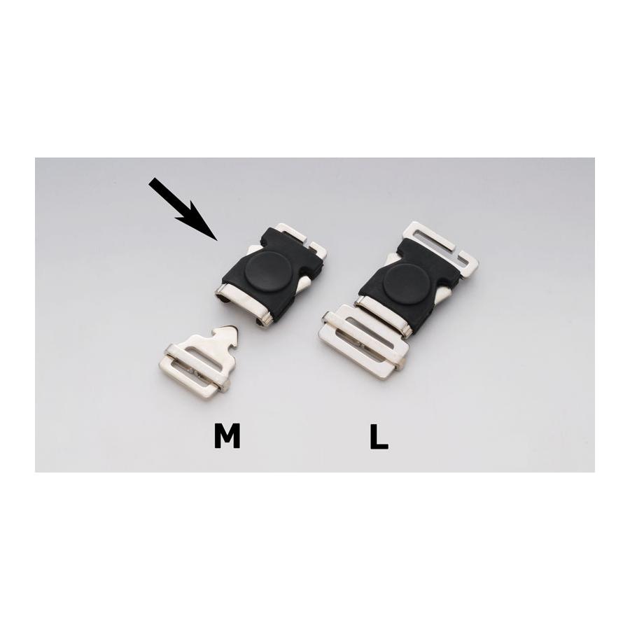 メーカー名：キジマメーカー品番：401-201材質[素材]：スチールサイズ：#M◆ヘルメットのアゴ紐を容易に脱着可能にするヘルメットワンタッチクリップ◆ヘルメットのベルト幅に合わせてM・Lの2サイズからお選びください ※ヘルメットによっては...