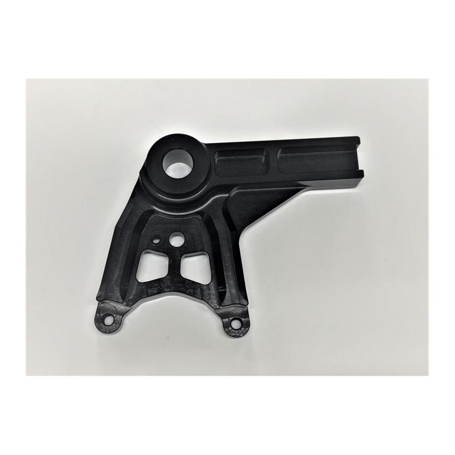 メーカー名：ケイファクトリーメーカー品番：179VZBA015Rリヤキャリパーサポート(ブレンボ2POT:84mmピッチ用) Z900RS用のリヤキャリパーサポートです。高品質のジュラルミン塊から高精度で削り出し。表面はブラックアルマイトを...
