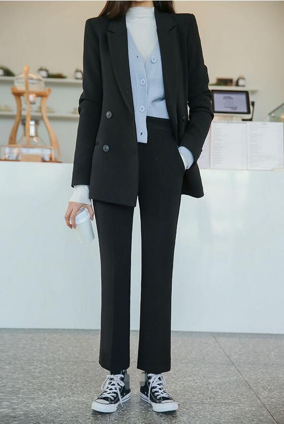 商品詳細： セット内容：ジャケット+パンツ カラー：写真通り お客様ご使用のPC環境により商品画像のカラーが多少異なる場合があります。 透明感：なし 付属品：なし 厚さ：普通 素材：ポリエステル 季節：春秋夏 サイズ(cm)： トップス S...