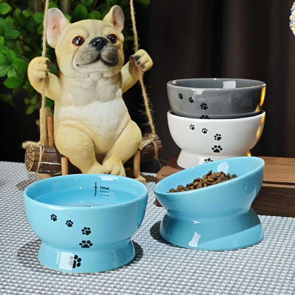 材質 磁器 産地 中国 サイズ 水飲み用平口タイプ：幅140cm；高さ：75mm ドライフード用斜め口タイプ：幅135cm；高さ：低い部分60mm、高い部分90mm 重量 水飲み用平口タイプ：380gドライフード用斜め口タイプ：480g 容...