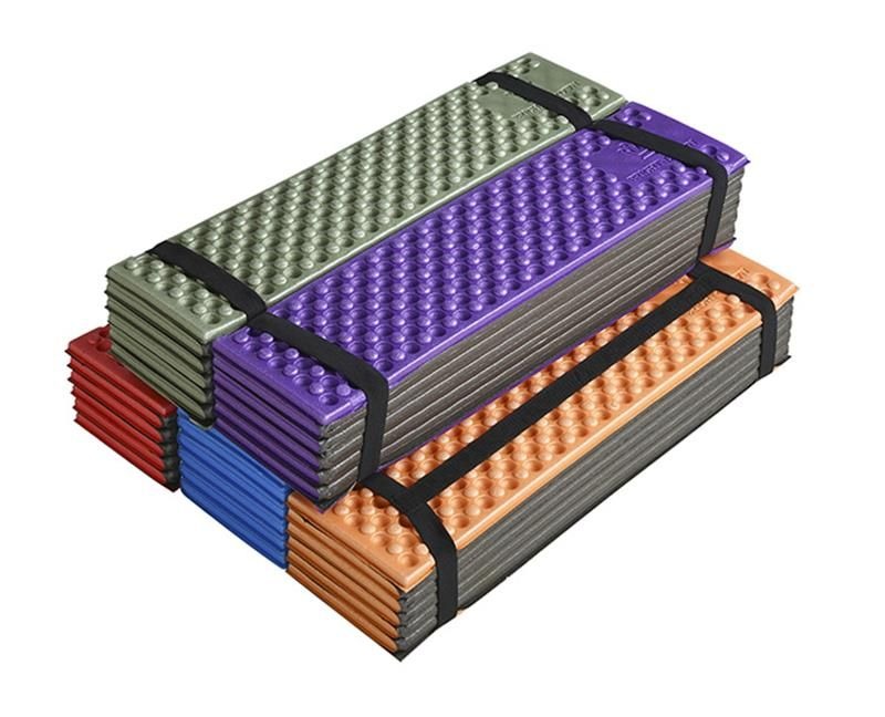 【使い方は自由自在】寝袋の下に敷くマットレスとしてはもちろん、ヨガマット、ピクニック、野球観戦、 トレーニングマット、室内用フロアマットとしても使用可能です。サイズが大き過ぎるときは切り取ってコンパクトにすることも可能です。登山やキャンプを...