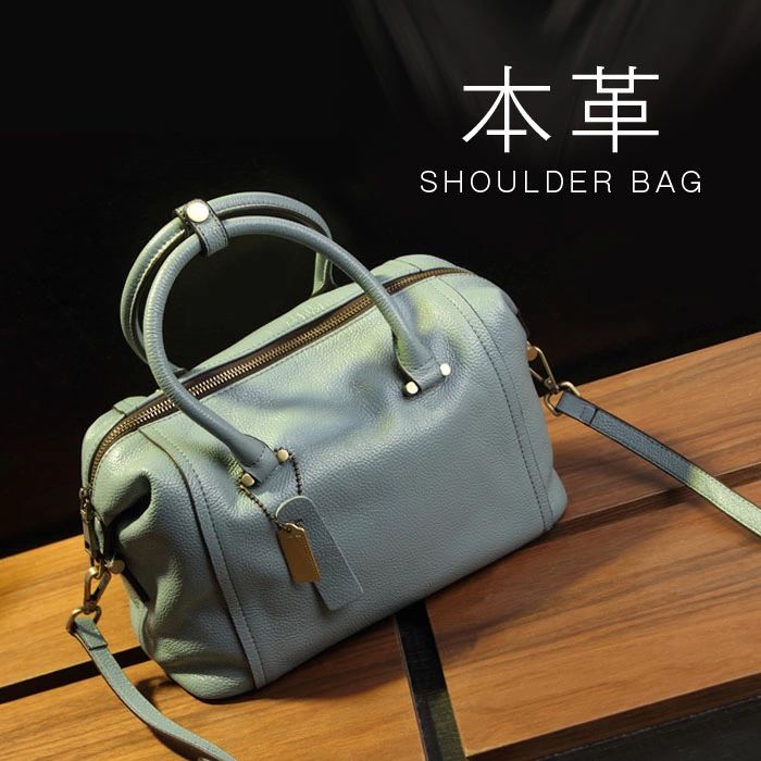 素材：本体：本革　ショルダーベルト：フェイクレザー生産国：中国サイズ：M:[縦]約25cm×[横]約30cm×[マチ]約15cm×[ショルダー長さ]約125cmS:[縦]約18cm×[横]約25cm×[マチ]約13cm×[ショルダー長さ]約...