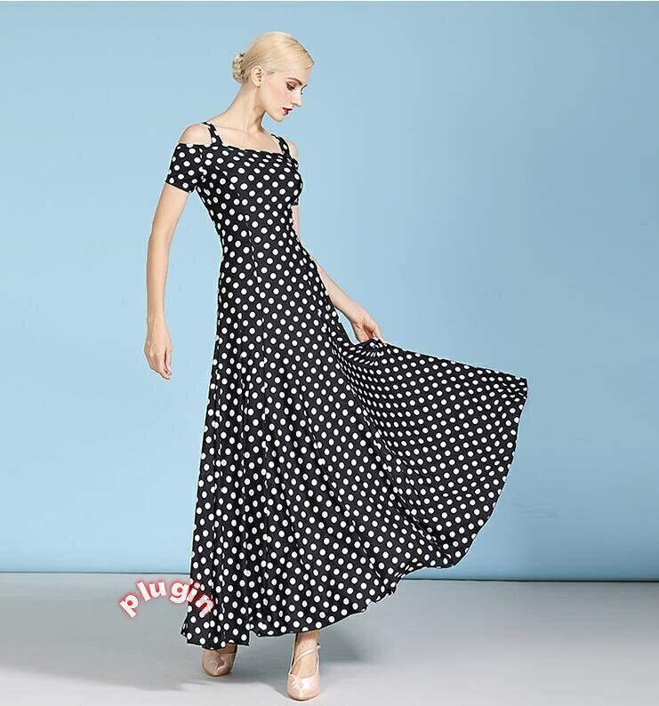 素材：紗/ポリエステルなど セット内容：ワンピース 伸縮性：少し 付属品：なし 厚さ：普通 柔らかさ：柔らかい カラー：写真通り お客様ご使用のPC環境により商品画像のカラーが多少異なる場合があります。仕入時期により多少デザインなど異なる場...