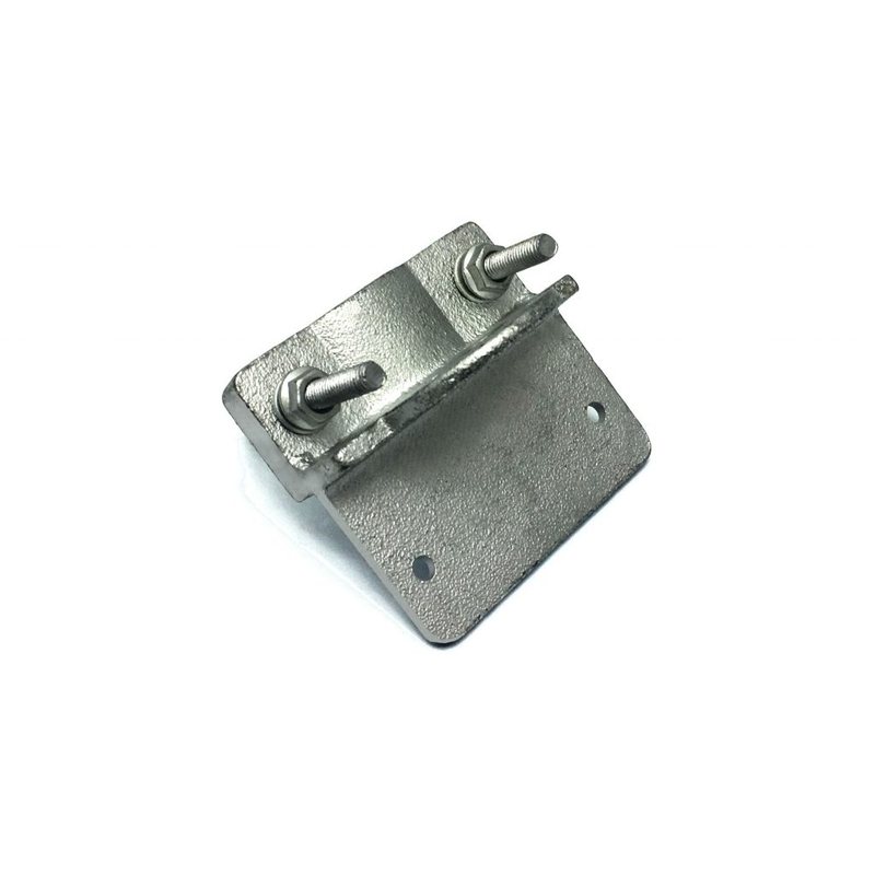 材質：ダクタイル 表面処理：ダクロメッキ※1 締付金具：U字ボルト・ナット ※1使用する環境によっては錆が大変発生しやすい為、必ず防錆対策等を行ってください。 　また、防錆対策を行った後でも定期的な点検等のメンテナンスを推奨いたします。 型...