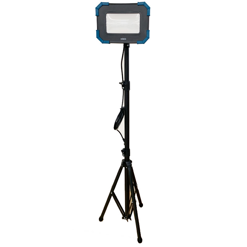 コンパクトな薄型ボディながら広範囲を明るく照らす IP65 ACコンセント式 160度ワイドな照射角度 可動式 電源コード3m 類似商品はこちらLED投光器 作業用ライト 60W DL-588,137円投光器 LED シリンダーライト BT...