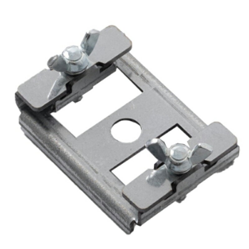 スリット直線部の面一合わせ接続固定金具。 外構鉄ベース枠のヘミング部を?み込んで固定するため、正確で強固に幅決めができます。 蝶ボルトで簡単に固定できます。 脱型時は隙間に落として取り外すことができます。類似商品はこちら外構鉄ベース枠固定金...